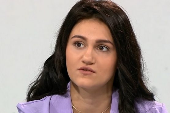 Защо бе момиче Устните на Дебора от Стара Загора опряха до носа